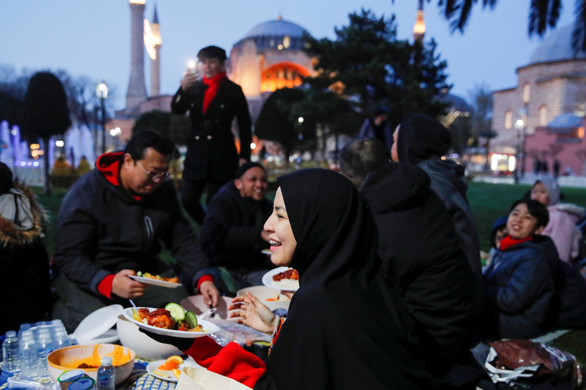 Happy Iftar Wishes, Messages and Texts - Eheyo